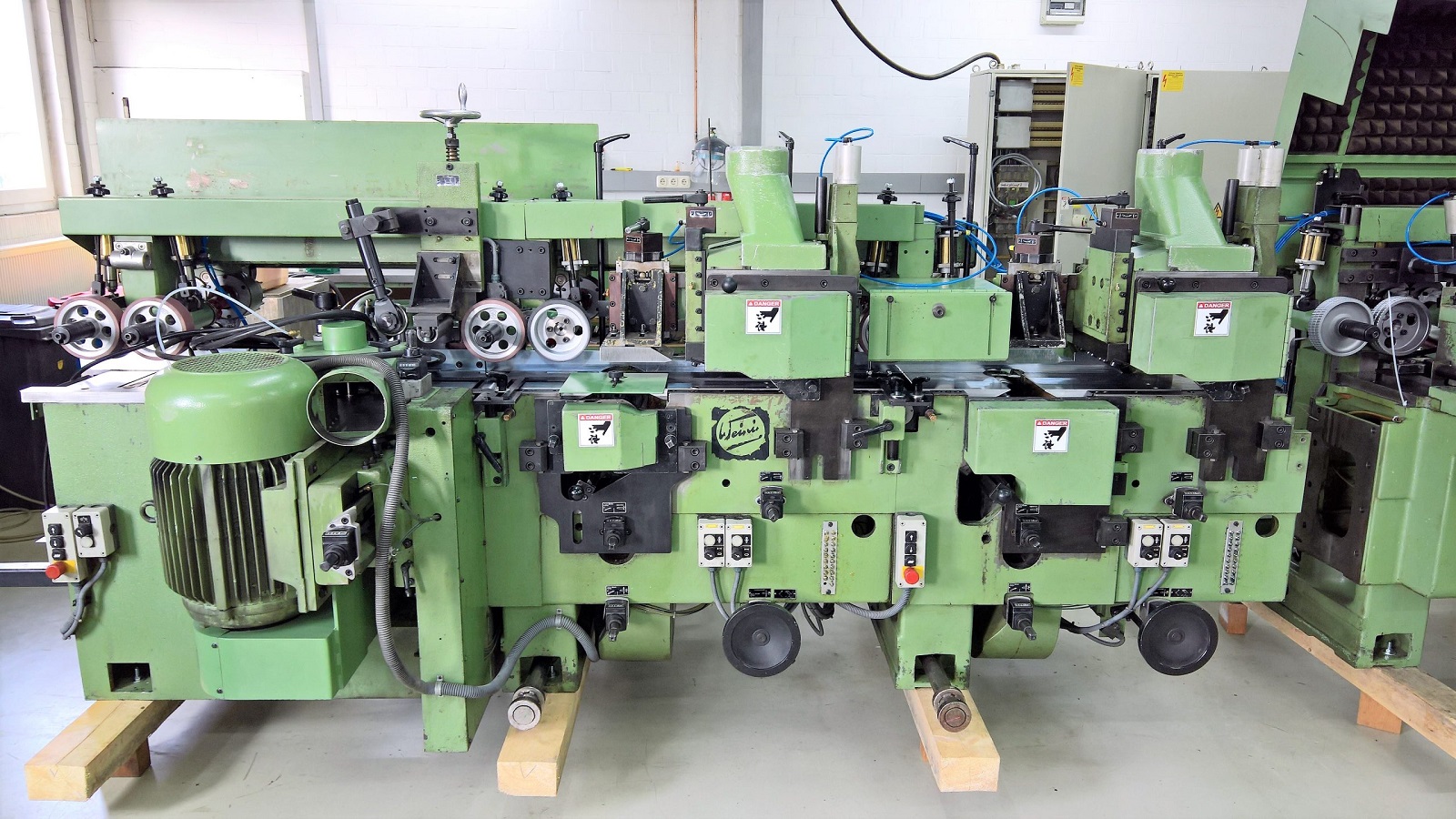 WEINIG planing line with Hydromat H22BL - 120 m / min. - 12 spindles